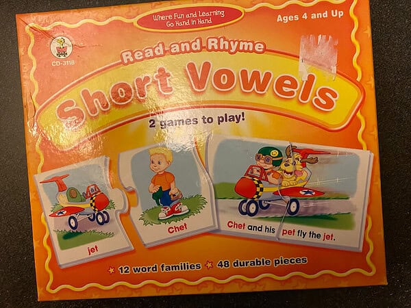 Read and Rhyme Short Vowels | TherapyGameXchange